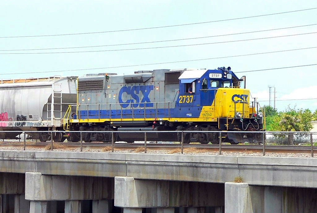 CSX 2737